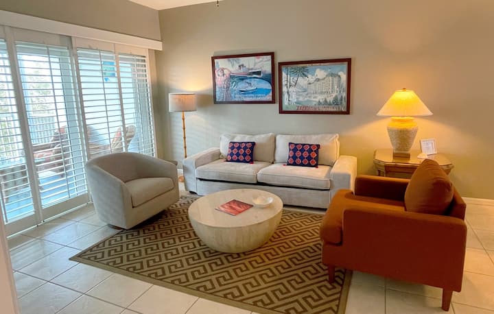 Cozy 2/2 Condo With Beach Access & Parking! 315 - Marco Island, FL