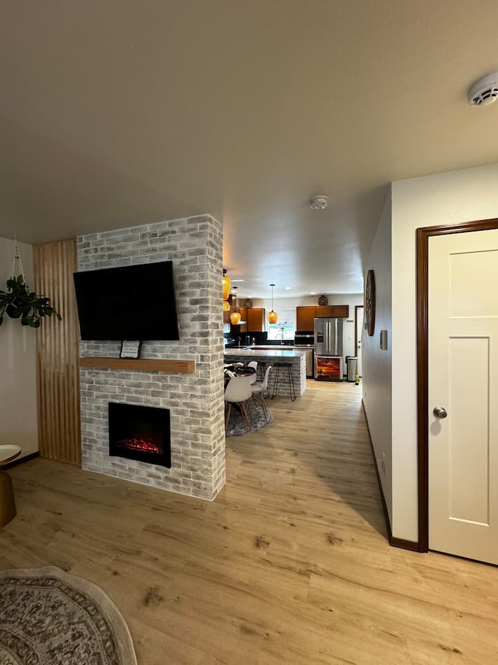 A Unique Country Styled Home. - Everett, WA