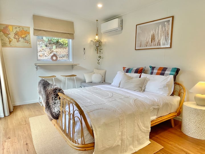 Backyard Cosy Cabin In Mt Eden - Auckland