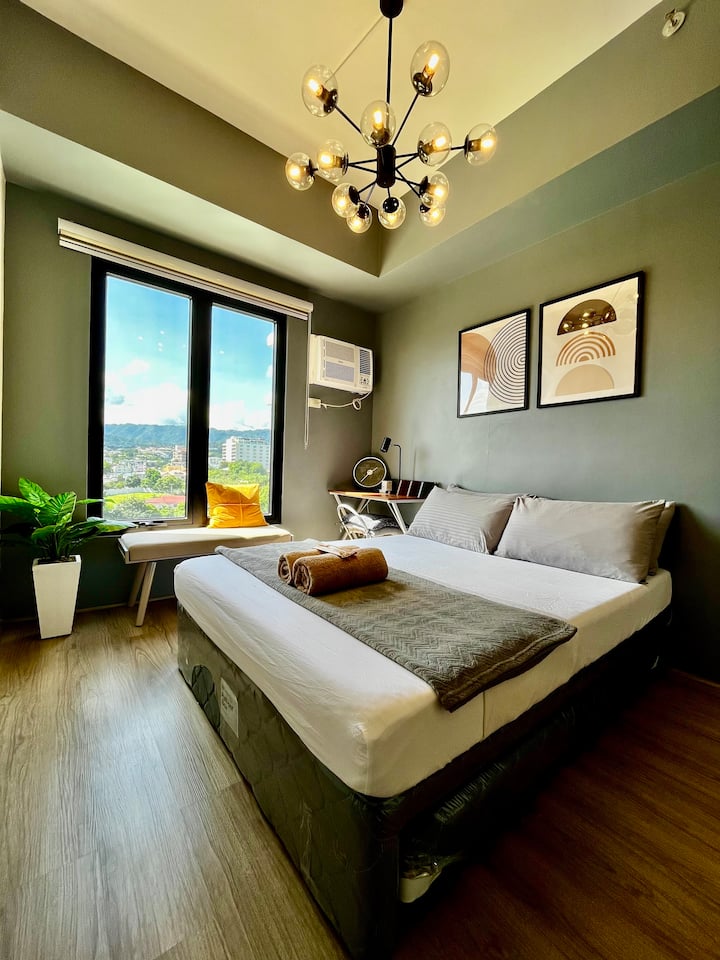 Chic Studio Near It Park | Smartlock | Fast Wifi - Cebu City