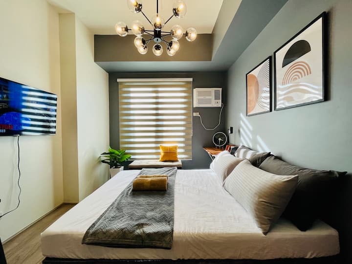 Chic Studio Near It Park | Smartlock | Fast Wifi - Cebu