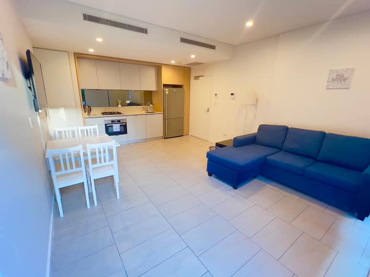 Charming 1b Apt In Camperdown - Sydney