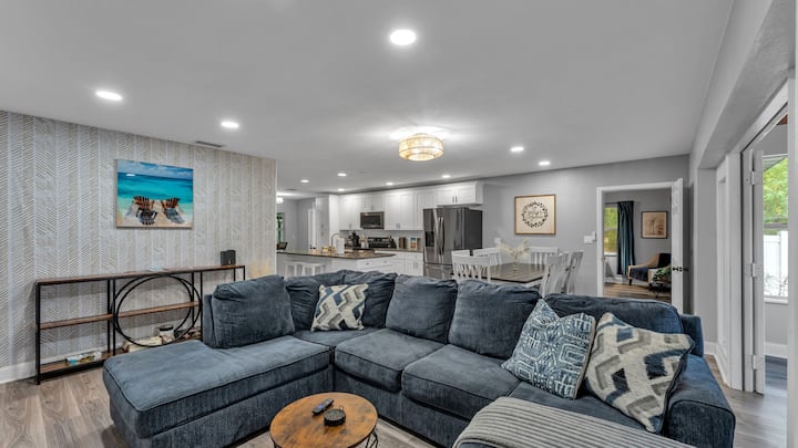 Family Home, Legoland, Group-friendly, 8 Beds - Winter Haven, FL