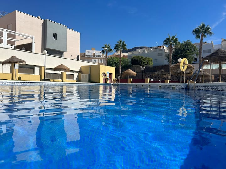 Confortable Apartamento Con Garaje En Aguadulce - Aguadulce