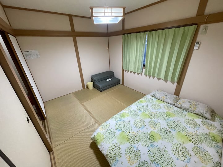 关西机场难波道頓堀心斎橋环球影城京都奈良火车直达，车站步行2分钟，步行10分钟内6个车站，18人可住 - Japan
