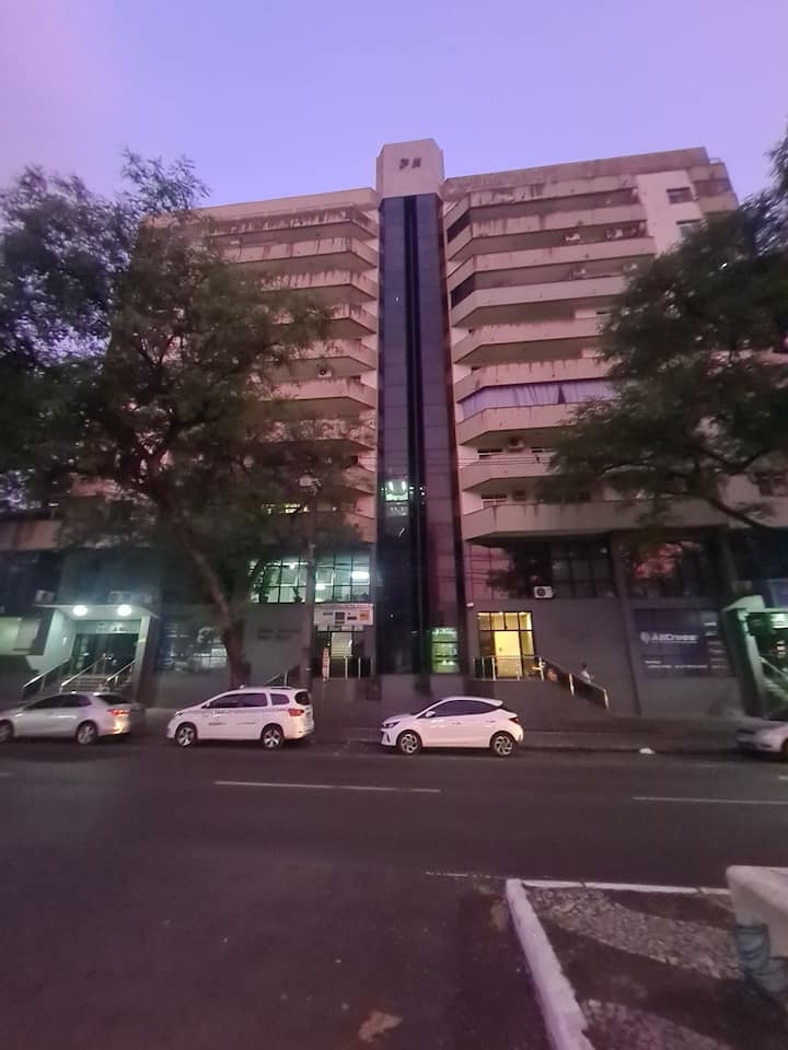 Apto Amplo No Centro -3 Quartos-2-vagas De Garagem - Foz do Iguaçu