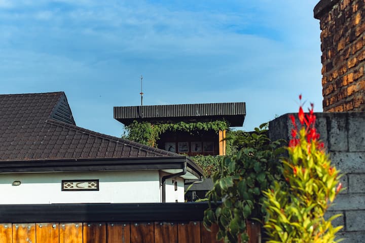 2 Bedrooms Wood Touch, Breakfast, Netflix & Gym - Rwanda