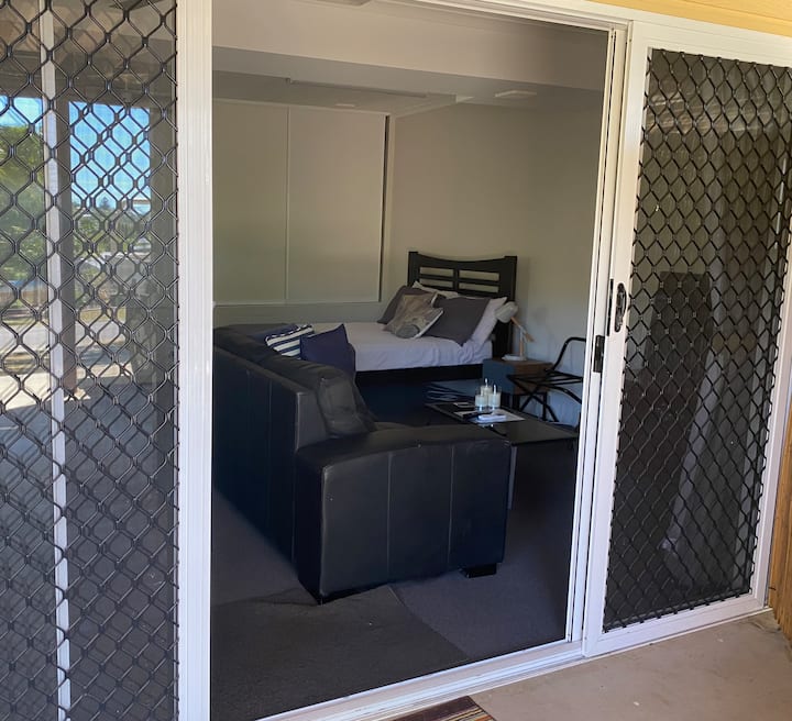Studio Apartment - With Covered Car Park - Whitsunday Islands