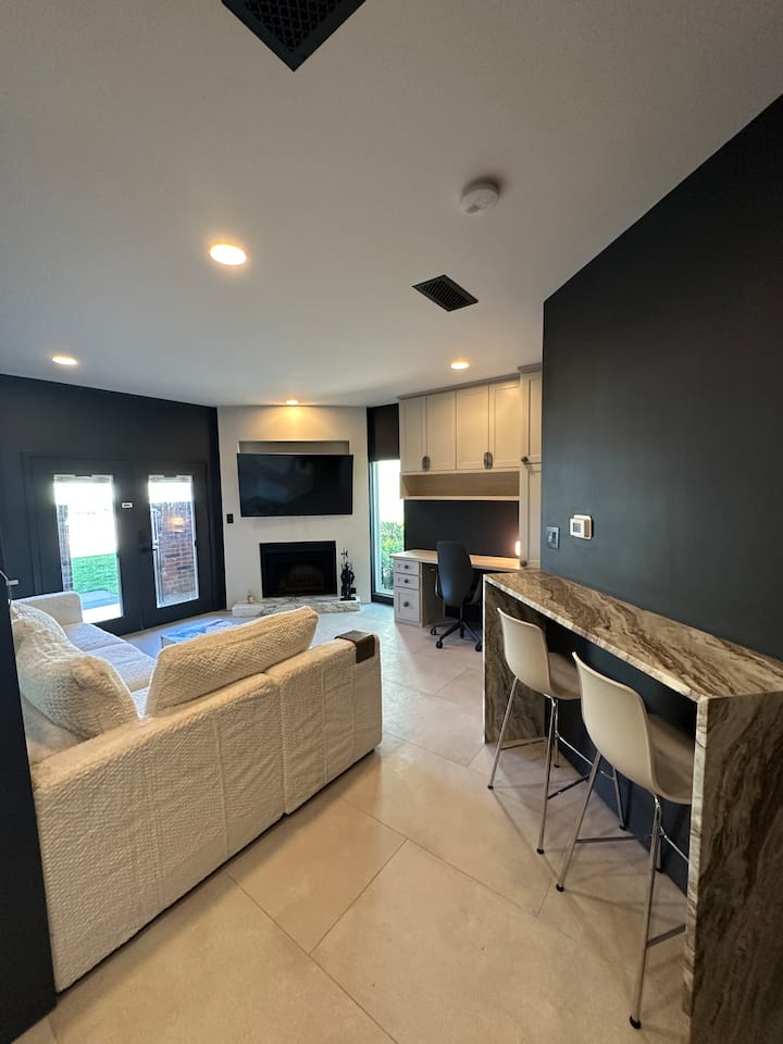 Down Town Fort Worth Condo! - Fort Worth, TX