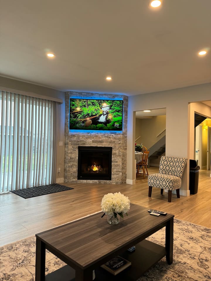 Cozy Tecumseh Home - Lakeshore