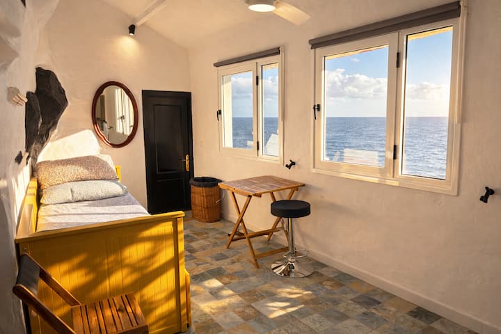 Frente Al Mar, Relax, Estrategico - Canarias