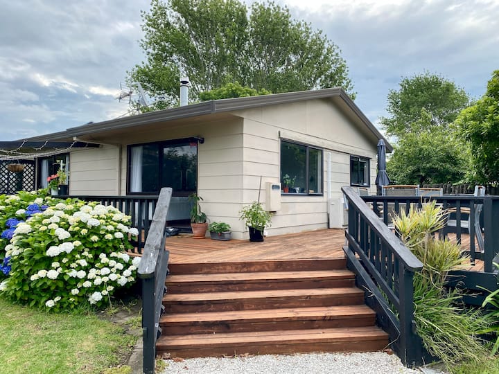 Entire Home With Spa, Pet Friendly - Papamoa