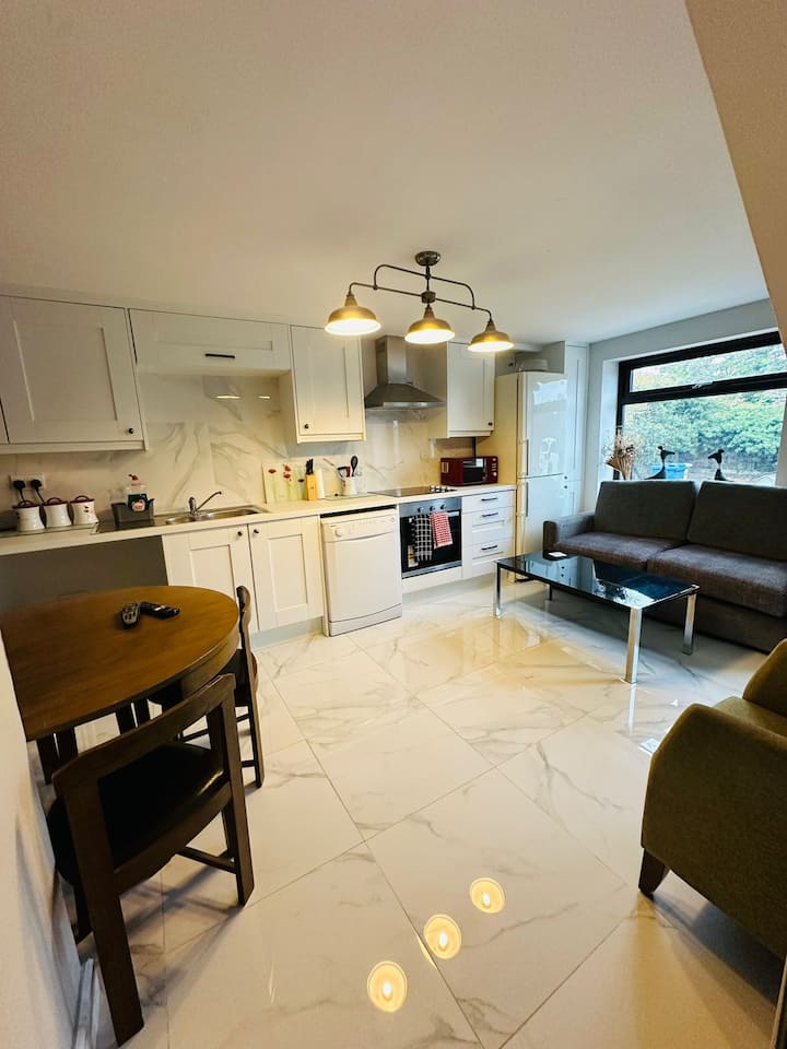 Stylish Modern Country Room - 스태퍼드