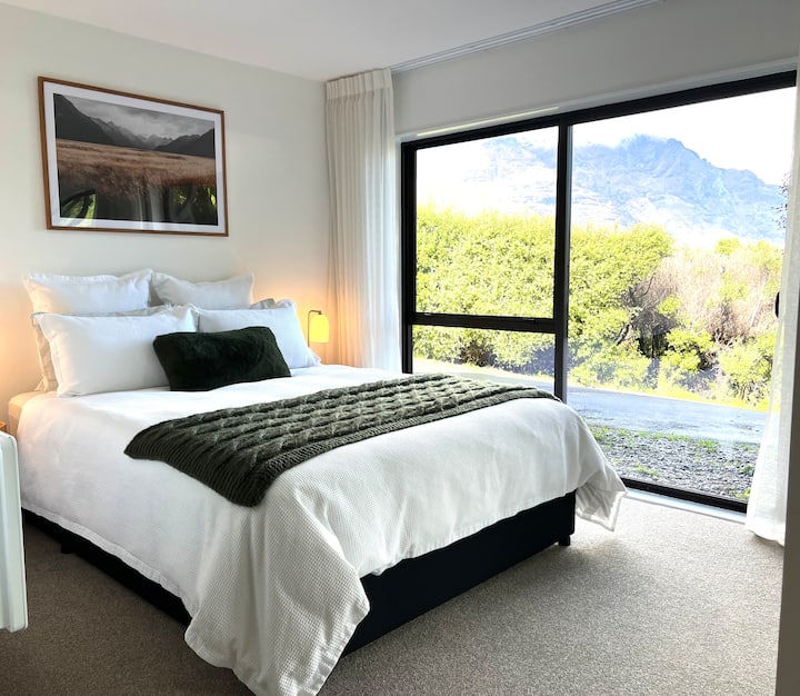Queenstown Rnr - With Fireplace - Queenstown, New Zealand