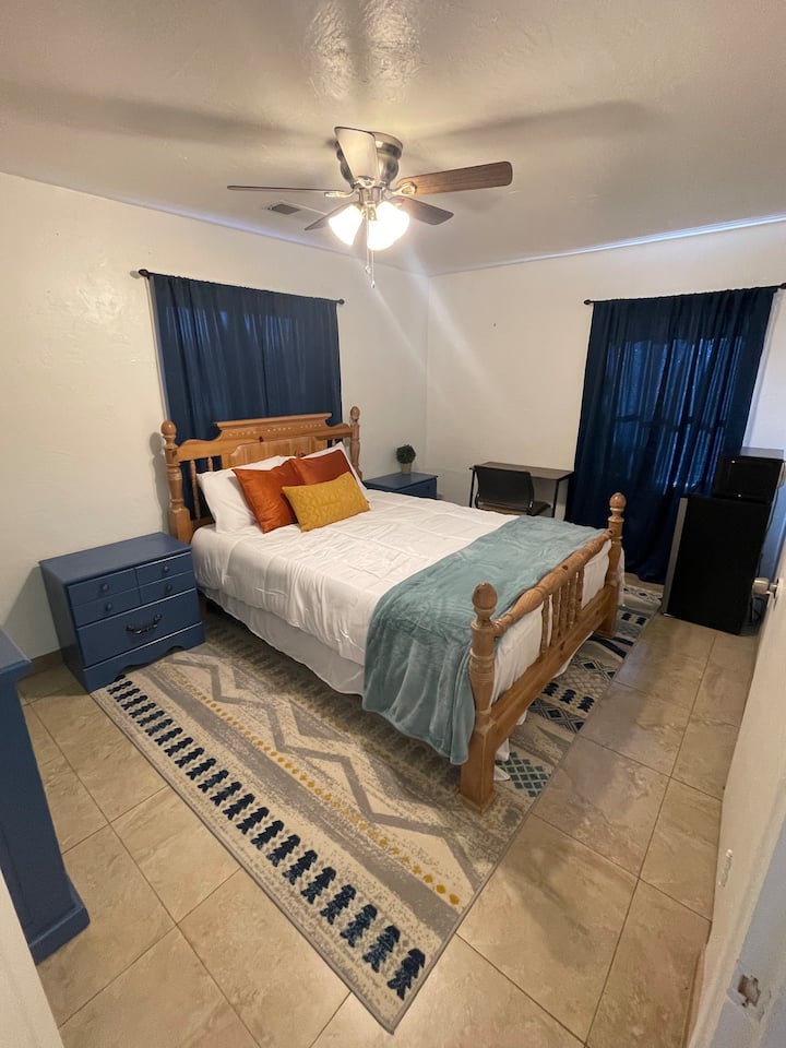 Serene Bedroom In A House - Albuquerque, NM