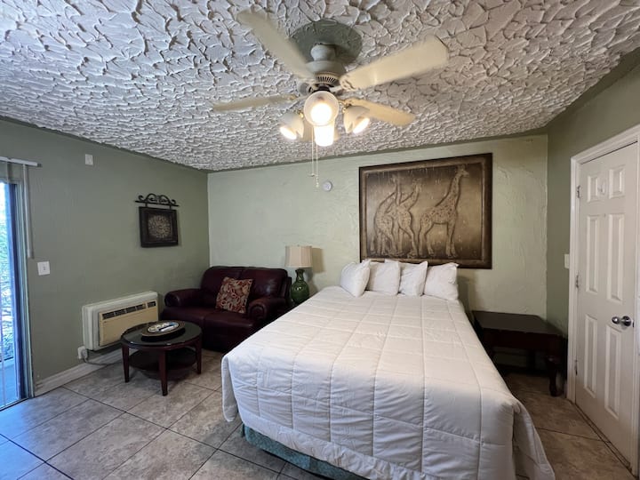18v Las Vegas High Roller Studio Near Strip - Henderson, NV