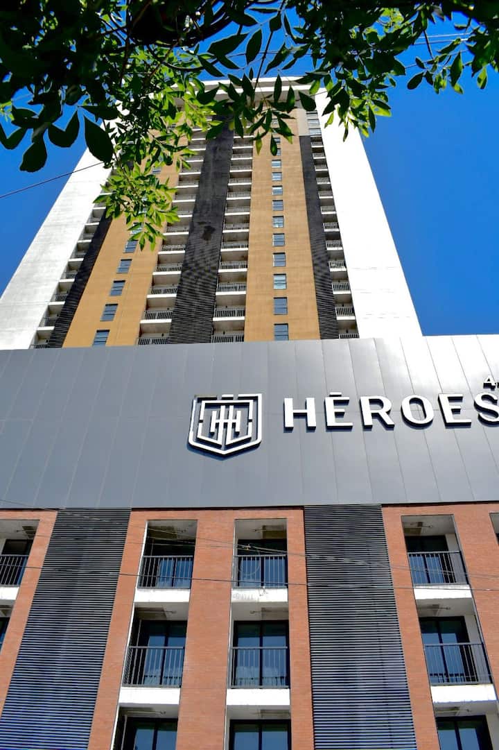 A Unos Pasos Del Paseo Santa Lucía - Monterrey