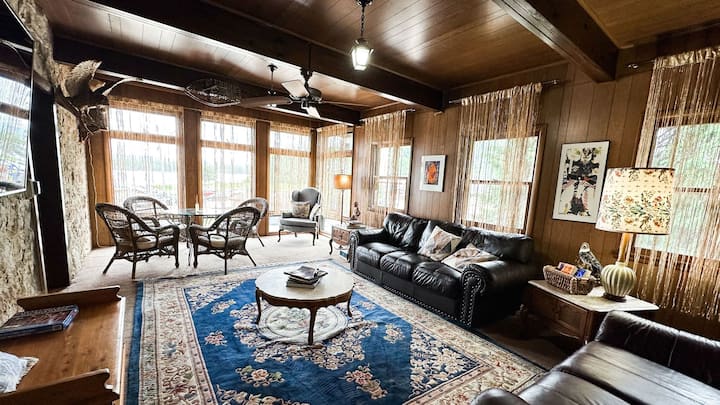 American House 1854- Steamboat Landing Suite - Prairie du Chien, WI