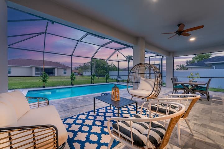 Sunshine Palm Oasis With Heated Pool And Bikes - 케이프코럴