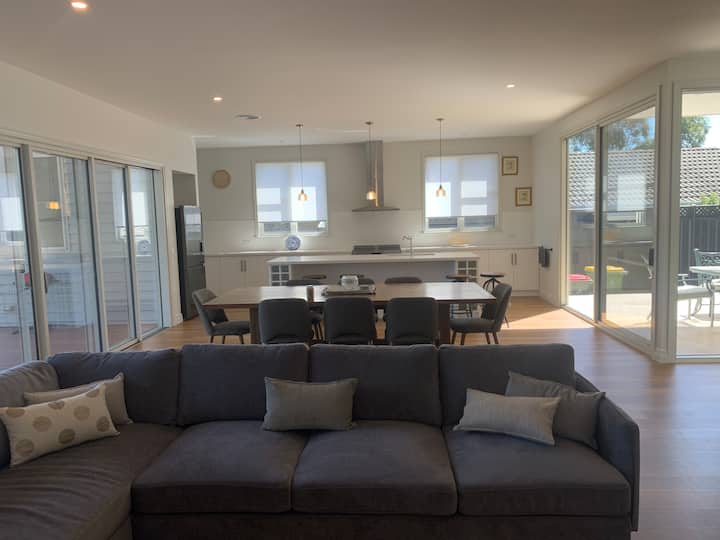 Opulent Accommodation - Yea
