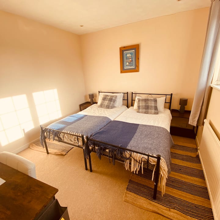 Quiet Sunny Twin Room In A Detached House - Christchurch