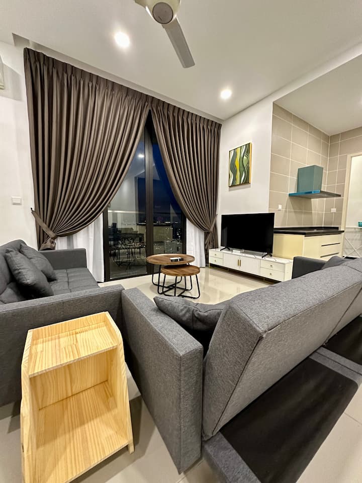 D’pristine 4 Bedder Sea View Condo Opp Legoland - Jurong East
