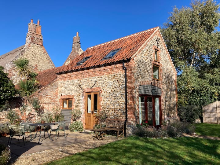 Cosy Barn Near Sandy Beach - Norfolk