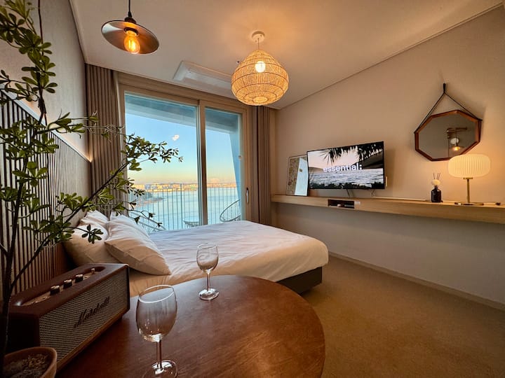 [Casa17#l] 오션뷰/고층/테라스/프리미엄 감성숙소/마샬스피커/무료주차/인천공항20분 - South Korea