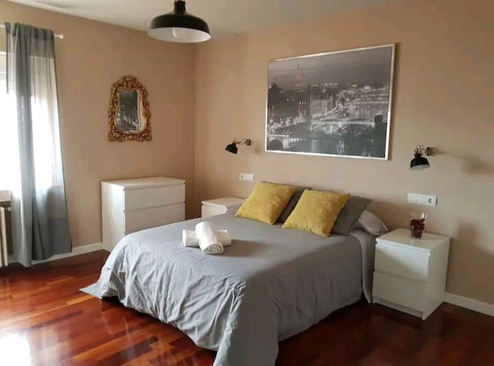 Céntrica Y Preciosa Casa. - León