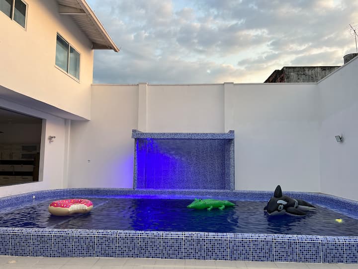 Casa La Milagrosa: 6 Personas Con Piscina Privada - Tocaima