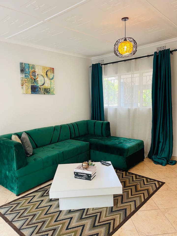 Affordable Cottage|solar Backup 24/7| Wi-fi - Zambia