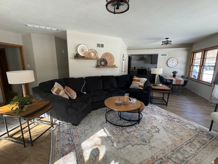 Cozy 3 Bedroom Home - Sioux City, IA