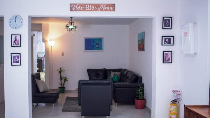 Casa Moraz Gris Dans Zone Cetrale & Acces Facil. - Medellín, Colombia