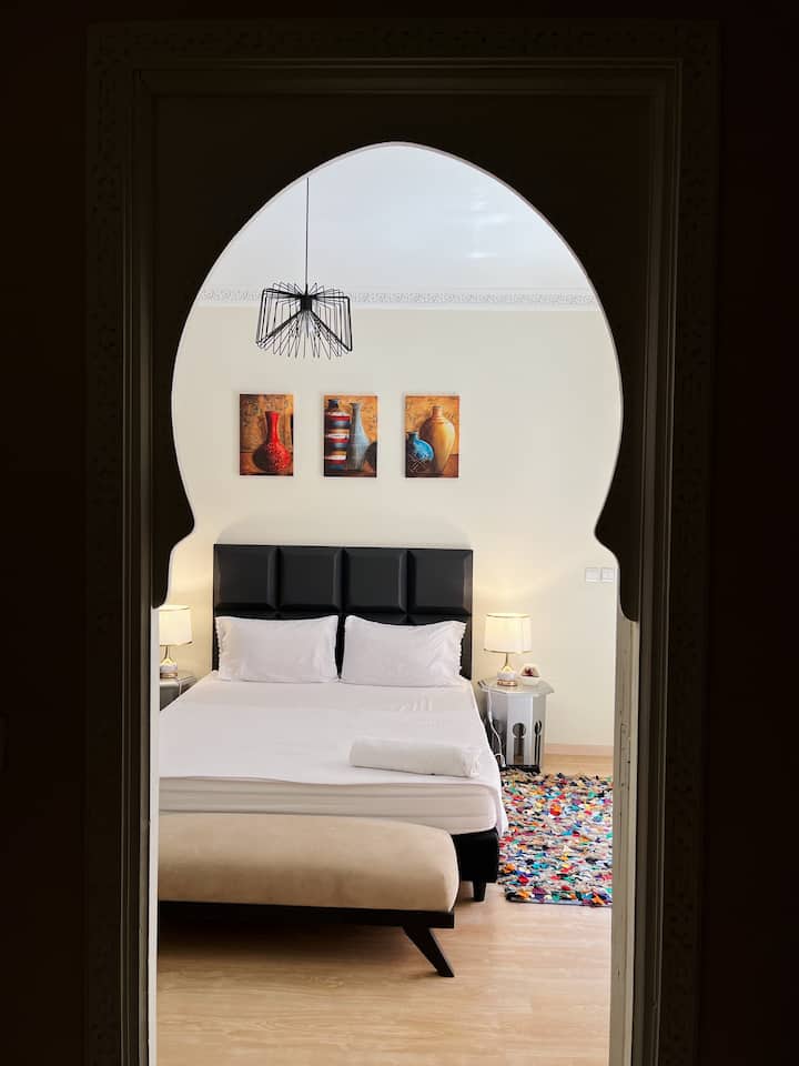 Chic 1br Gueliz | Ps4 | Steps From Shops & Train - Marrakech