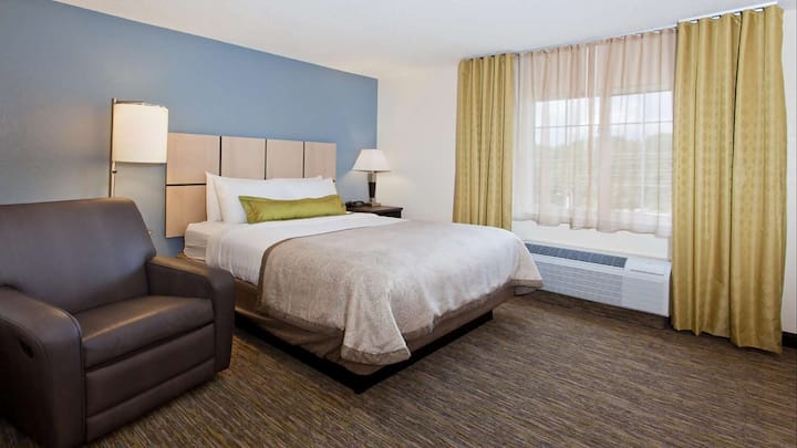 2 Posh Units! Pets Are Allowed Here - Huntsville, AL