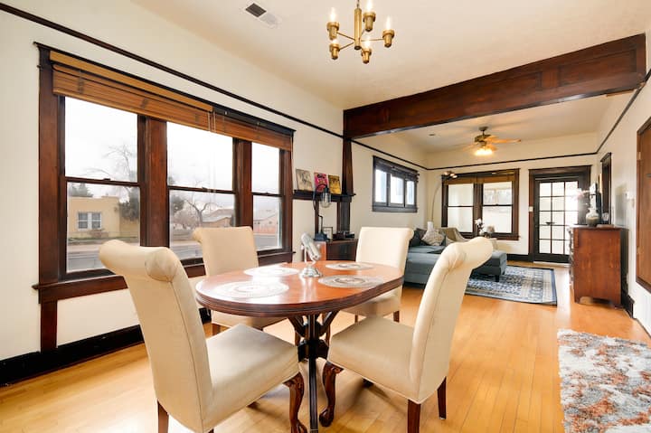 Downtown Bungalow Near Hospitals - Albuquerque