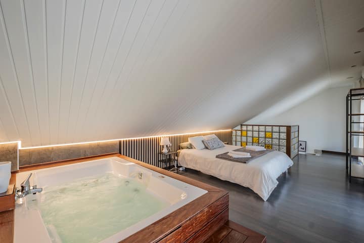 Triplex Romántico Con Jacuzzi + Hilo Musical - San Martín de Valdeiglesias