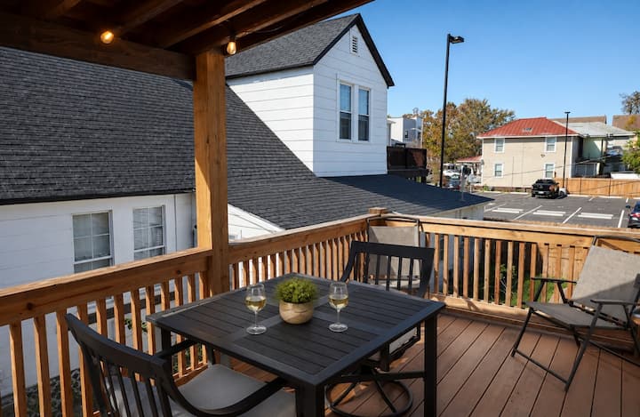 Private 1br Carriage House | Midtown + Deck - Savannah, GA