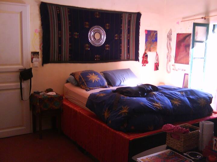 Artistic Room In Village Home + Garden Access - Sommières
