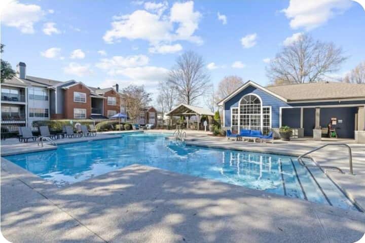 Free Parking Home Steps From Uga & Dt, Pool + Gym! - 아테네