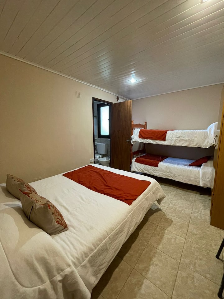 Habitación Céntrica Mat + 2twin - El Calafate