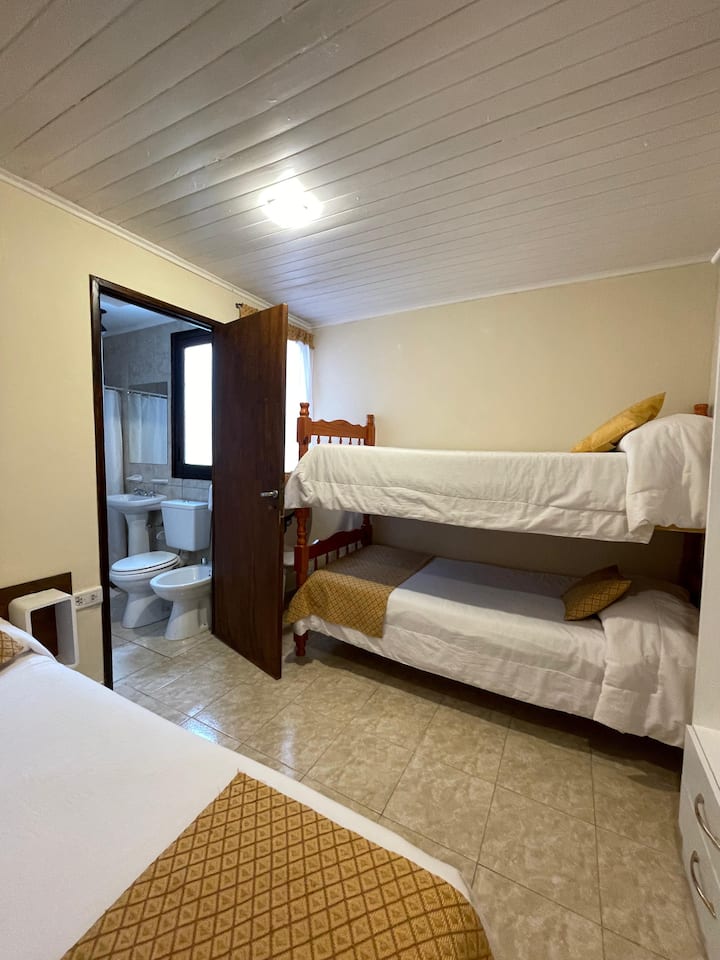 Habitación Céntrica Mat + 2twin - El Calafate