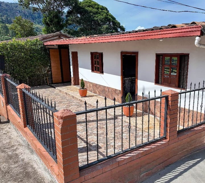 Casa De Campo Para Descanso Con Excelentes Paisaje - Jericó