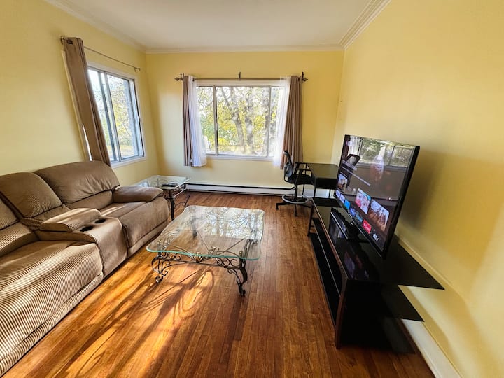 Lovely Apartment With Parking, River View - 多瓦爾
