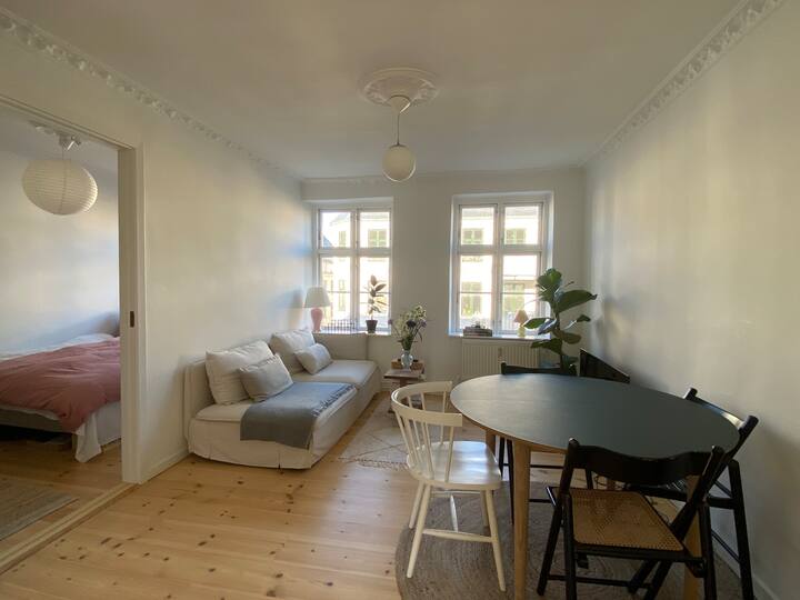 Central Apartment By The Lakes - Copenhaguen