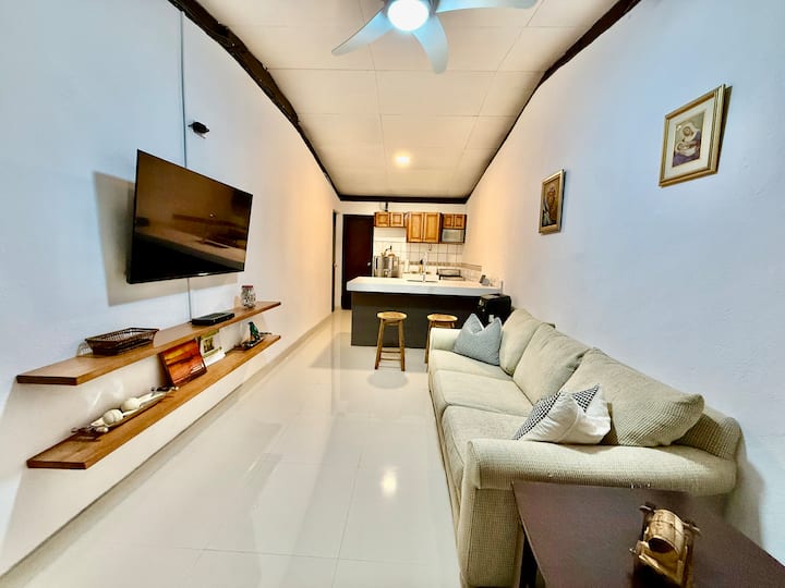 Comfortable Apt With A/c For 2 Sleeps Up To 5 - Managua