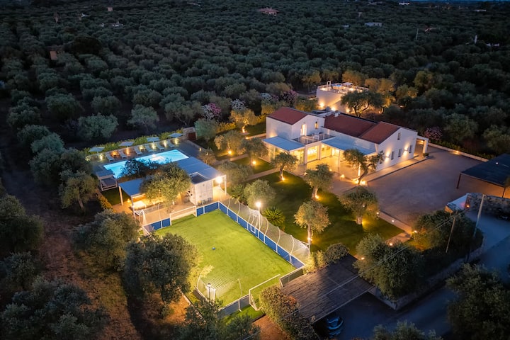 Villa Elais, Luxury Sardinia Pool & Soccer Field - Alghero