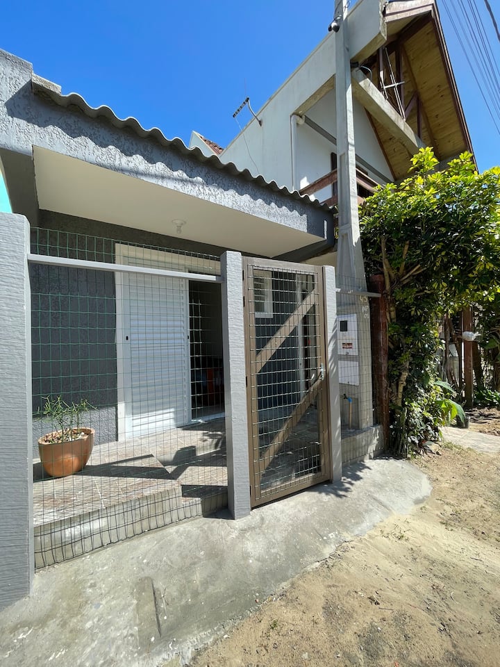 Casa Junto Ao Mar, 1 Dorm/ Charmosa E Privativa - Tramandaí