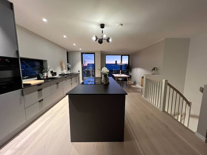 Modern Family Home With A View - Oslo