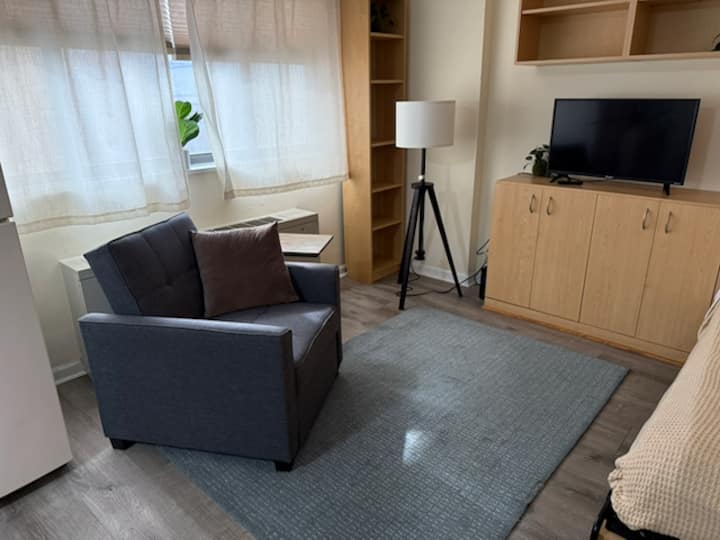 Furnished Studio, Perfect Location, Wifi/utilities - Washington, DC